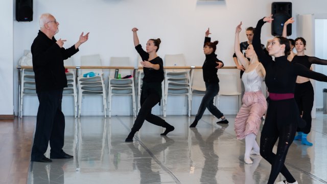 Cem Ertekin Bale Tekniği Atölyesi | Akbank Sanat